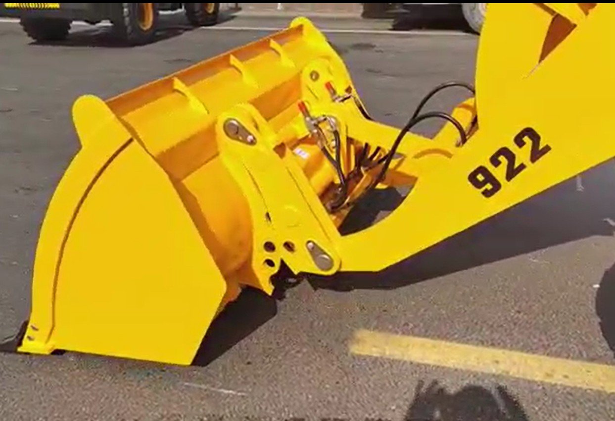 Wheel Loader/ Quick Changer/loader attachment.