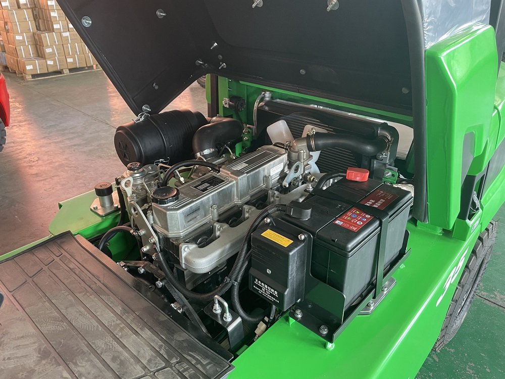 Forklift equipment with Mitsubishi S4S engine